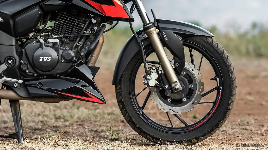 TVS Apache RTR 200 4V Action Image – BikeWale