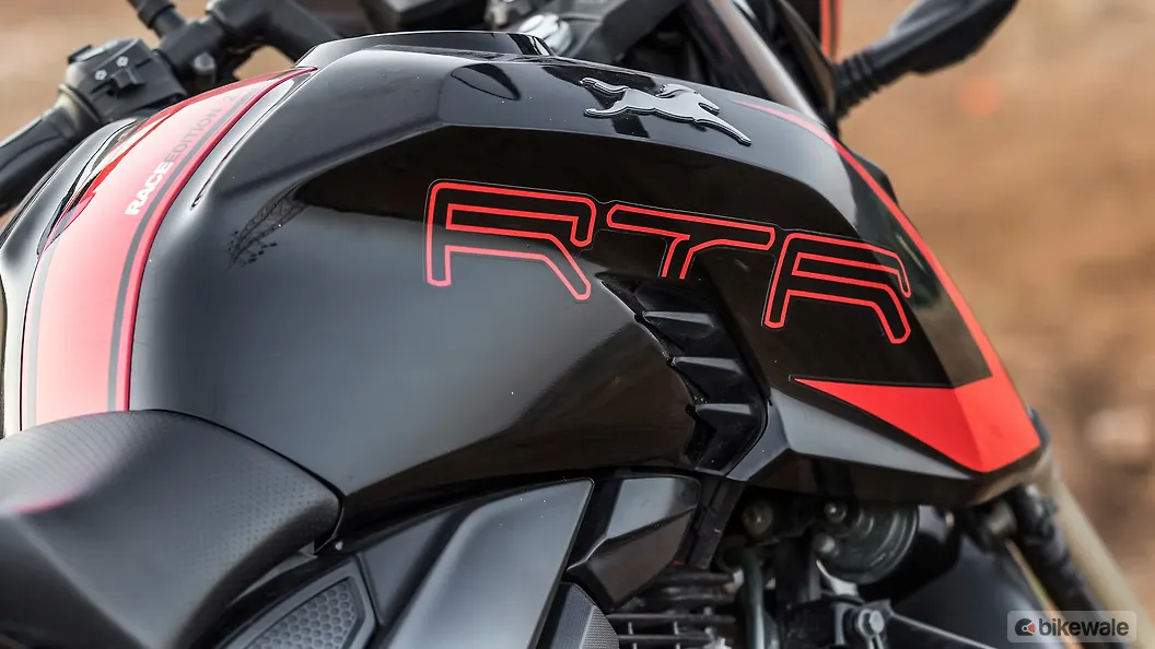 TVS Apache RTR 200 4V Action Image – BikeWale