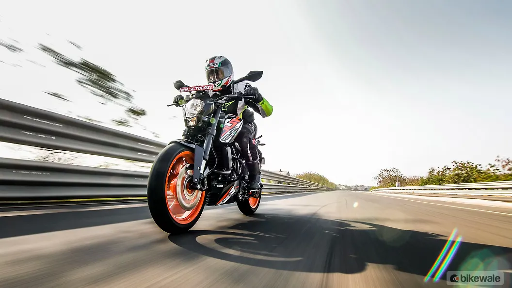 KTM 125 Duke [2021] Action Image – BikeWale