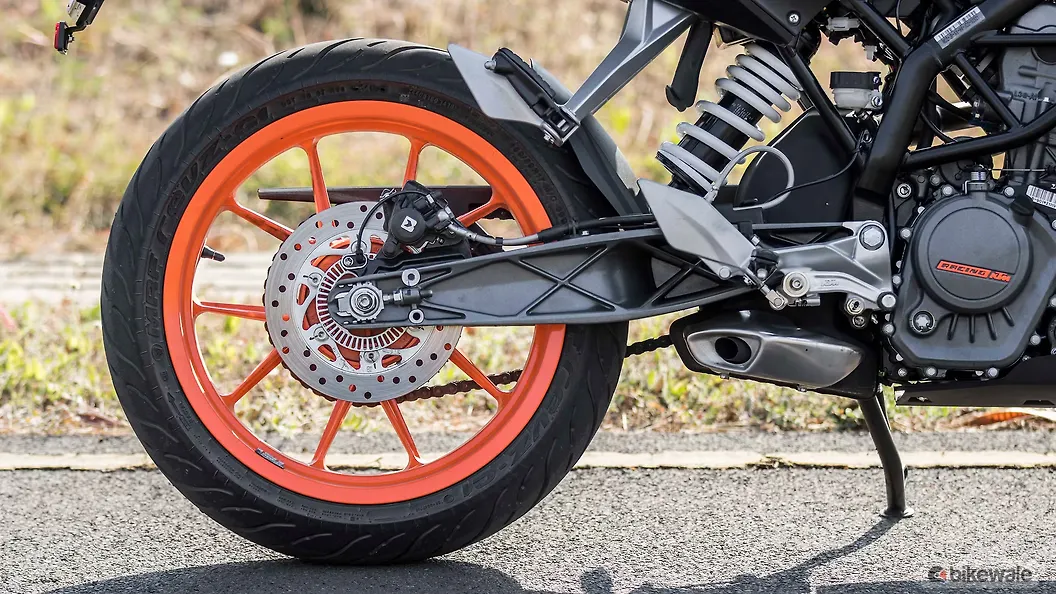 KTM 125 Duke [2021] Rear Suspension Image – BikeWale