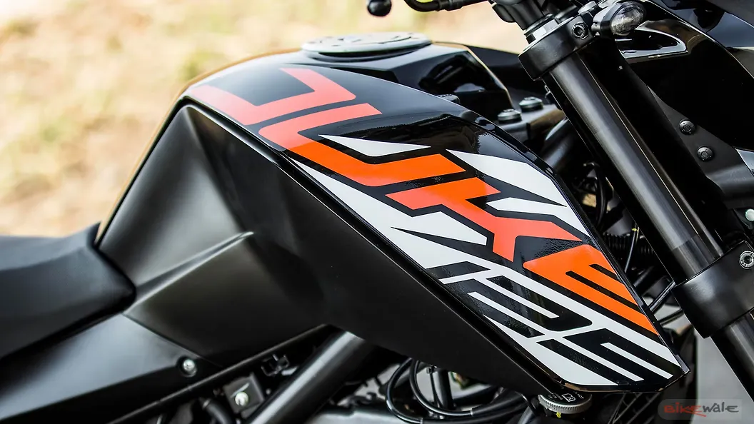 KTM 125 Duke [2021] Tank Image – BikeWale