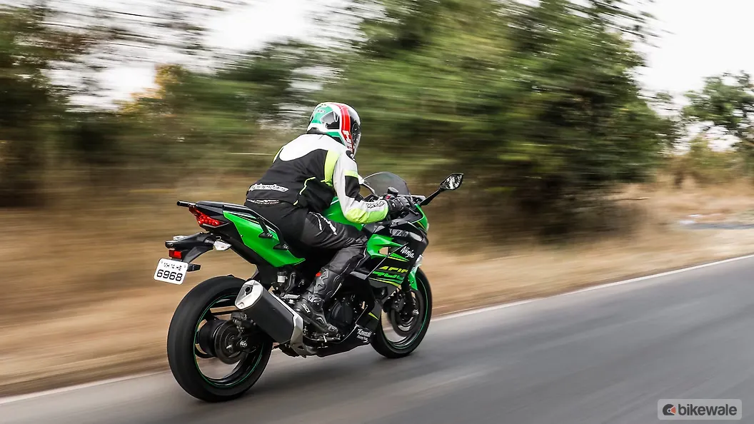 Kawasaki Ninja 400 Side Image – BikeWale