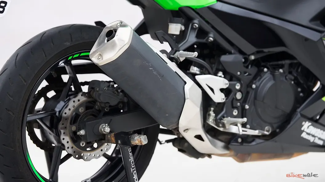 Kawasaki Ninja 400 Switchgear Image – BikeWale