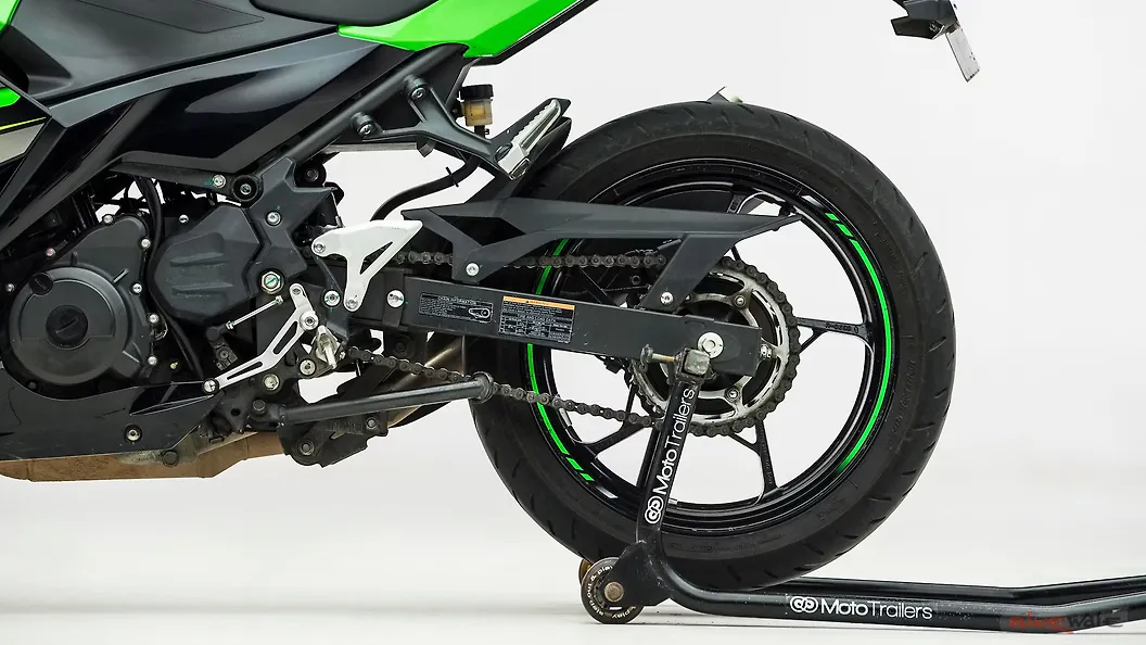 Kawasaki Ninja 400 Rear Wheel & Tyre Image – BikeWale