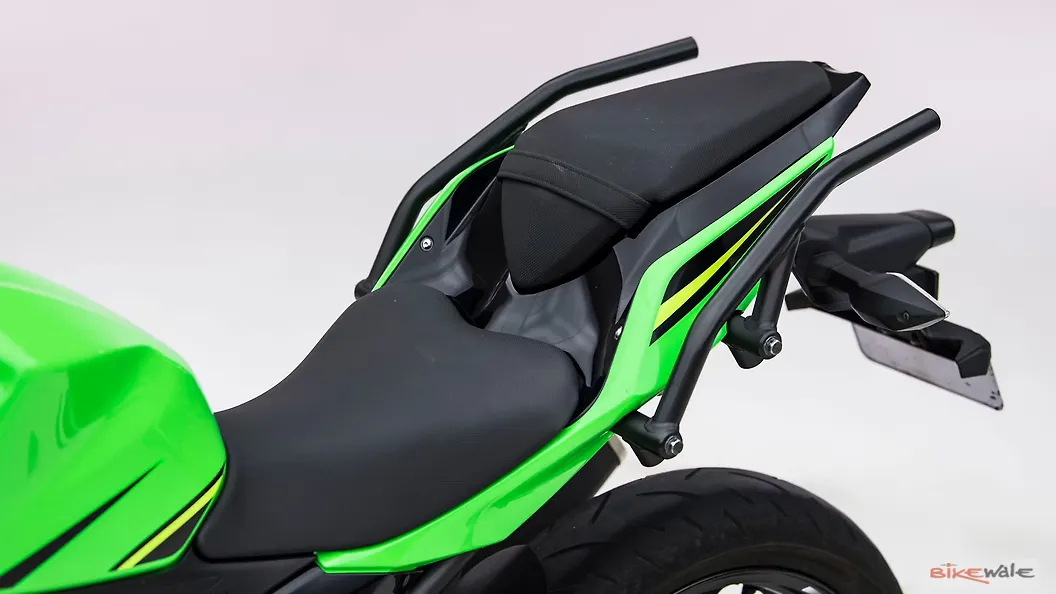 Kawasaki Ninja 400 Rear Three-Quarter Image – BikeWale