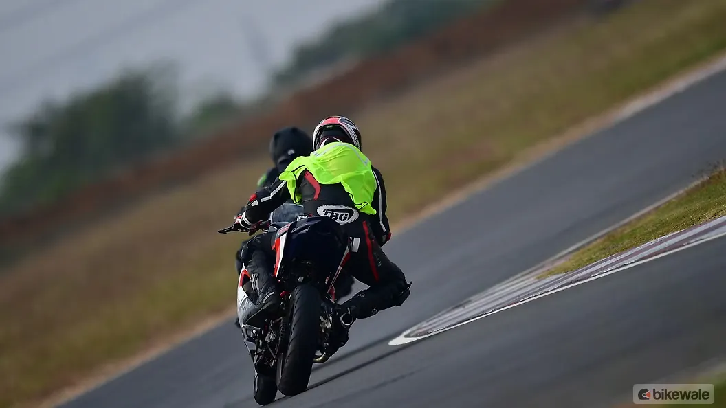 TVS Apache RR 310 Action Image – BikeWale