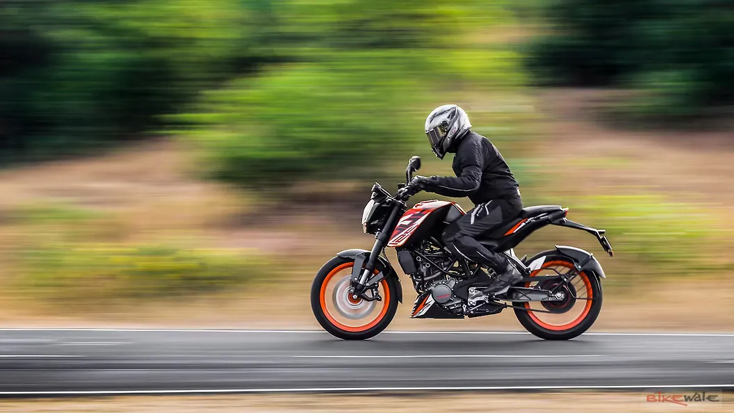 KTM 125 Duke [2021] Action Image – BikeWale