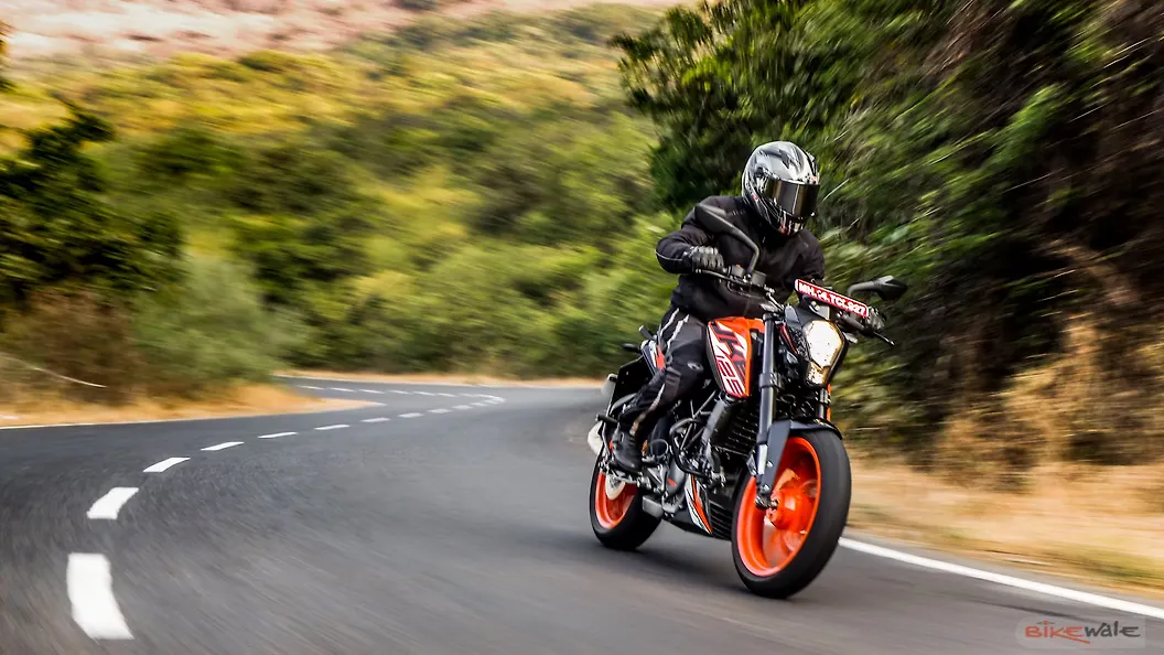 KTM 125 Duke [2021] Action Image – BikeWale