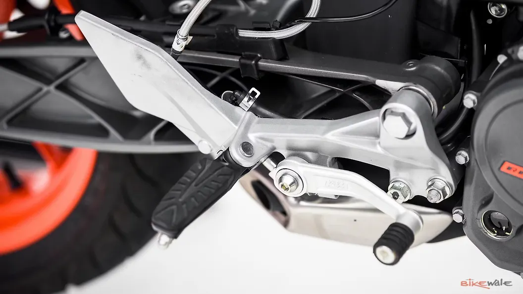 KTM 125 Duke [2021] Front Wheel & Tyre Image – BikeWale