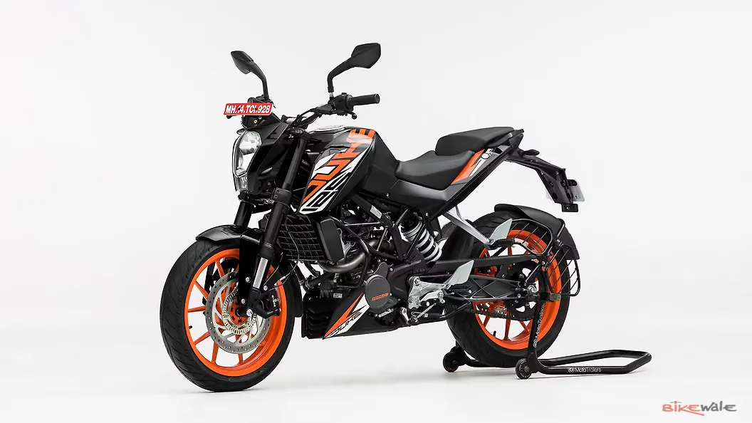 KTM 125 Duke [2021] Front Three-Quarter Image – BikeWale