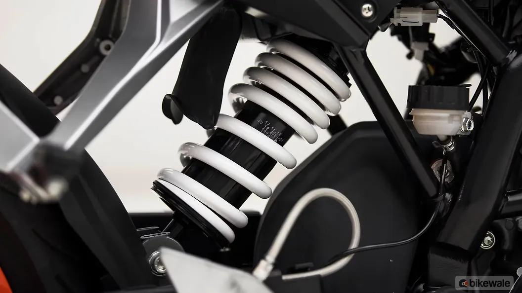 Images of KTM 125 Duke [2021] | Photos of 125 Duke [2021] - BikeWale