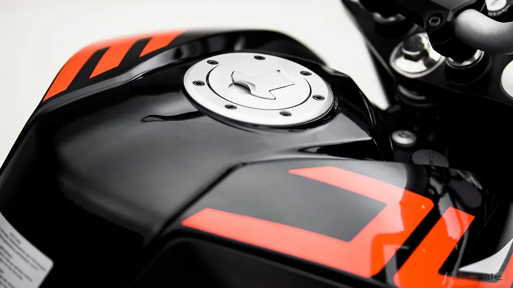 KTM 125 Duke [2021] Tank Image – BikeWale