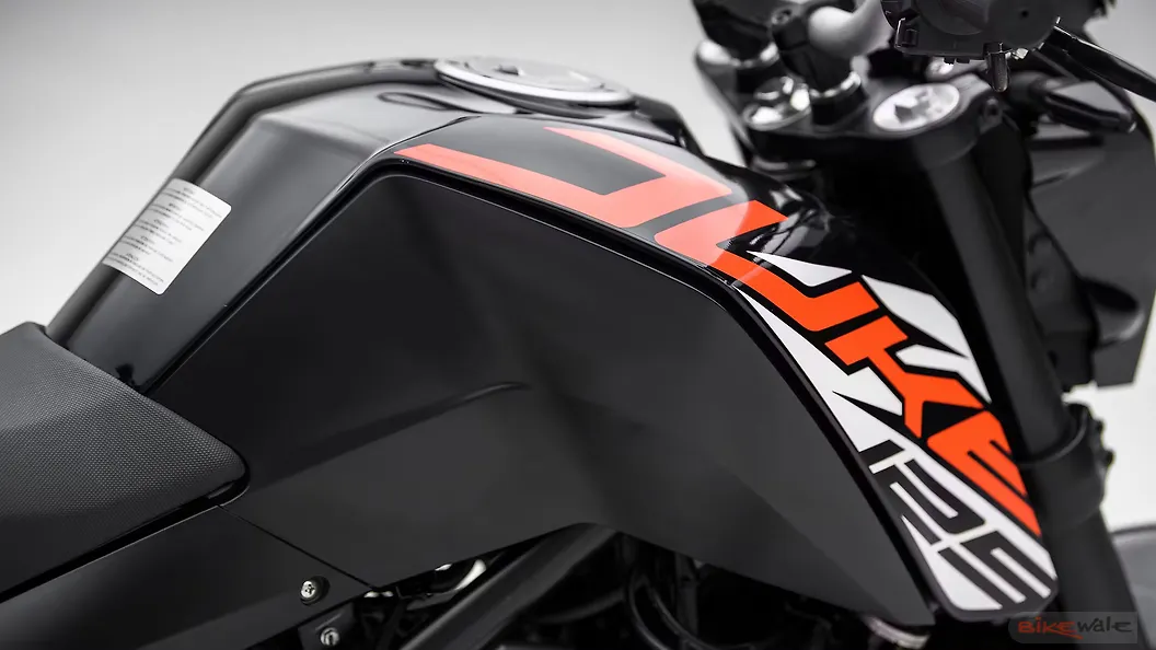 KTM 125 Duke [2021] Tank Image – BikeWale