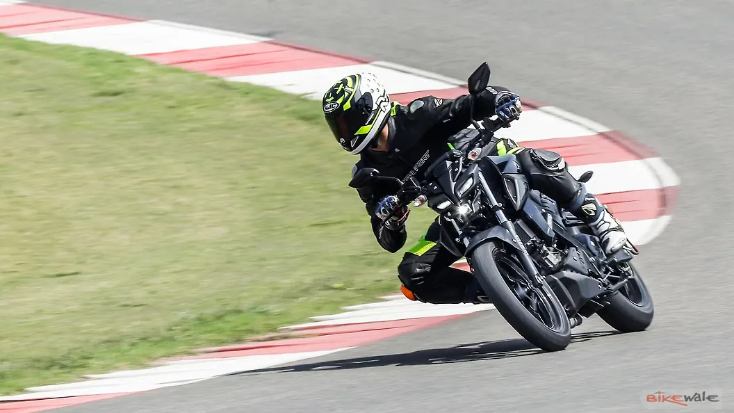 Yamaha MT 15 [2020-2021] Front View Image – BikeWale