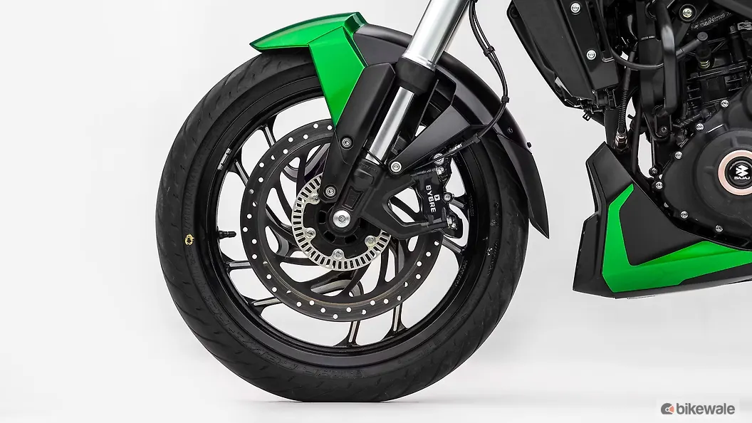 Bajaj Dominar 400 Front Wheel & Tyre Image – BikeWale
