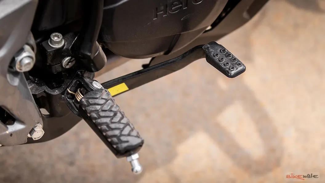 Hero Xpulse 200T Front Footpeg Image – BikeWale