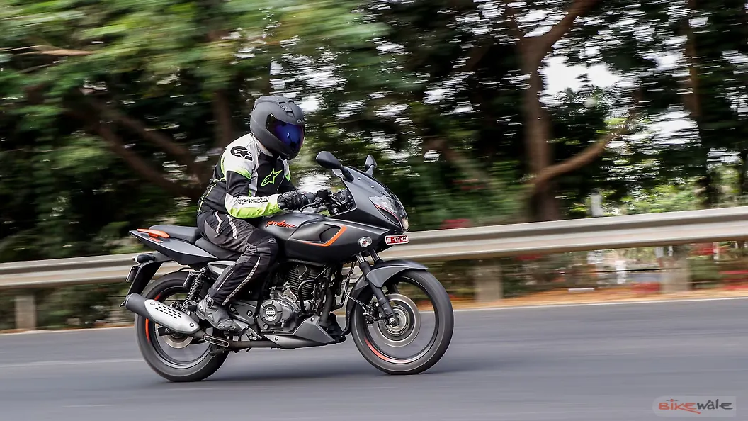 Bajaj Pulsar 180F Engine Image – BikeWale