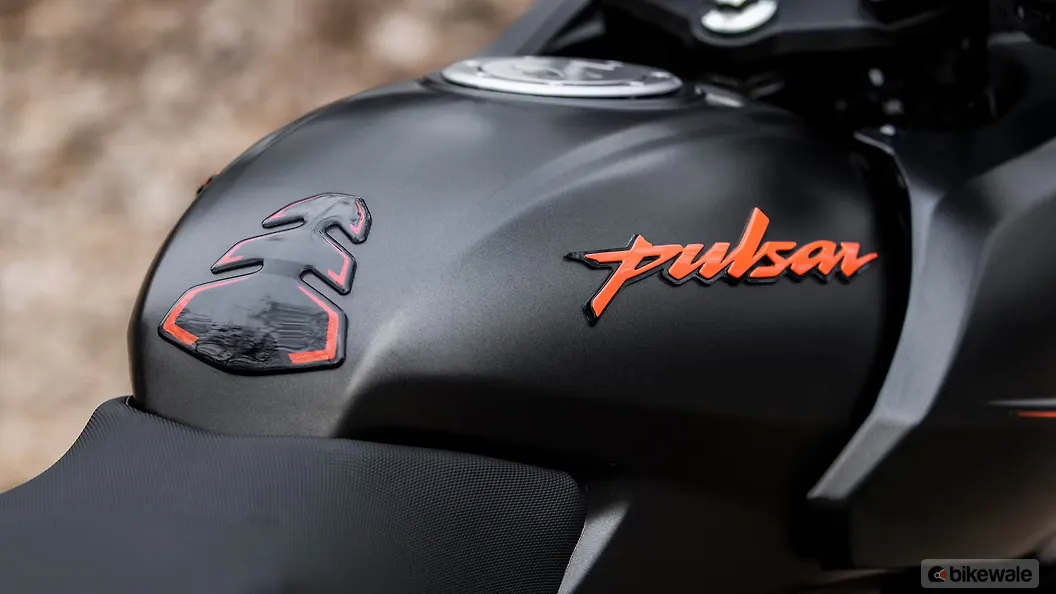 Bajaj Pulsar 180F Exterior Image – BikeWale