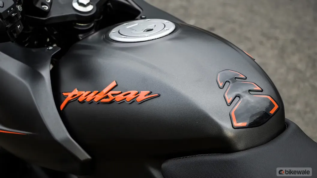 Bajaj Pulsar 180F Windscreen Image – BikeWale
