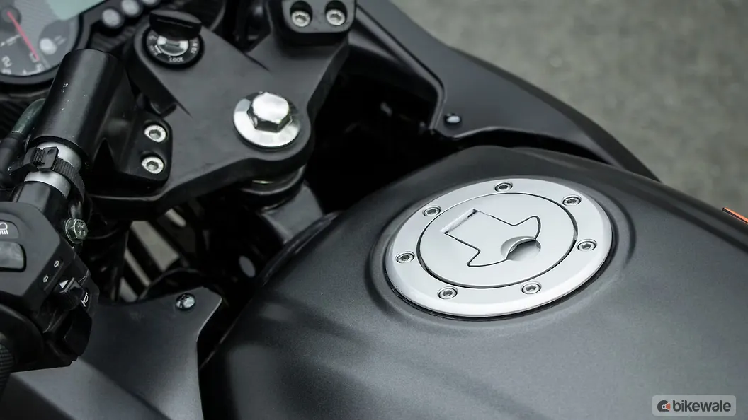 Bajaj Pulsar 180F Rear Suspension Image – BikeWale