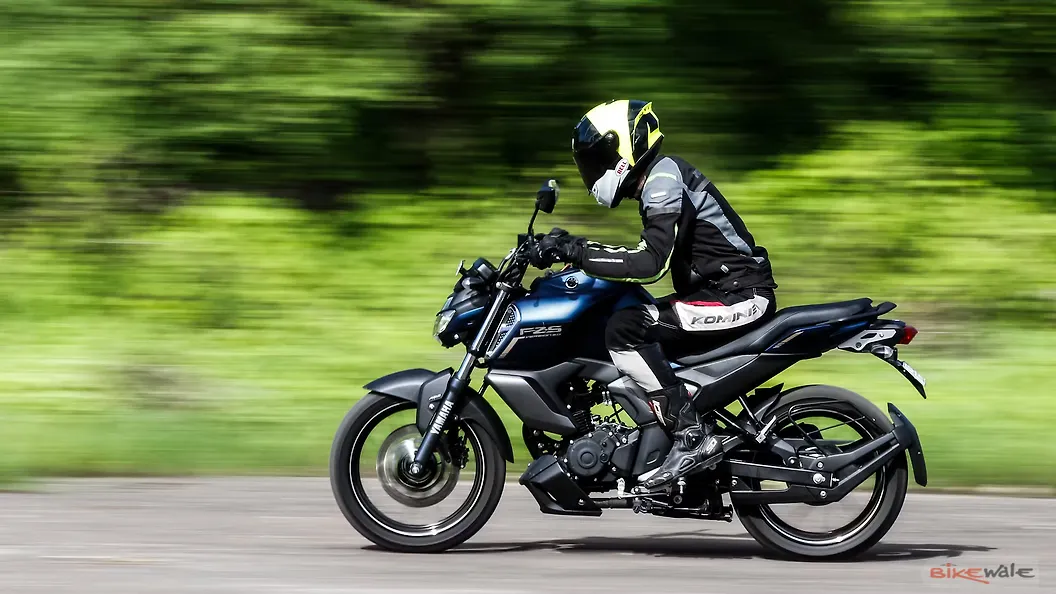Yamaha FZ S FI Front View Image – BikeWale