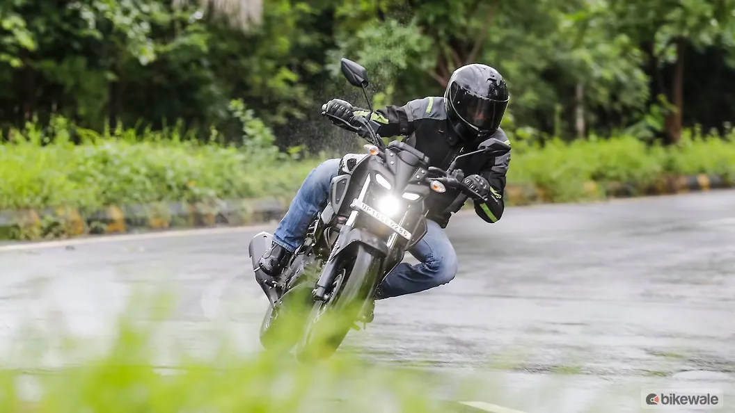 Yamaha MT 15 [2020-2021] Action Image – BikeWale