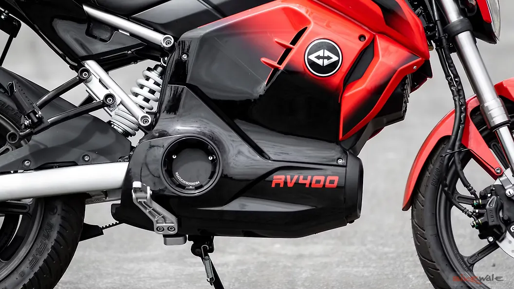 Revolt RV 400 Action Image – BikeWale