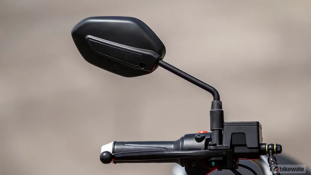 Revolt RV400 Action Image – BikeWale