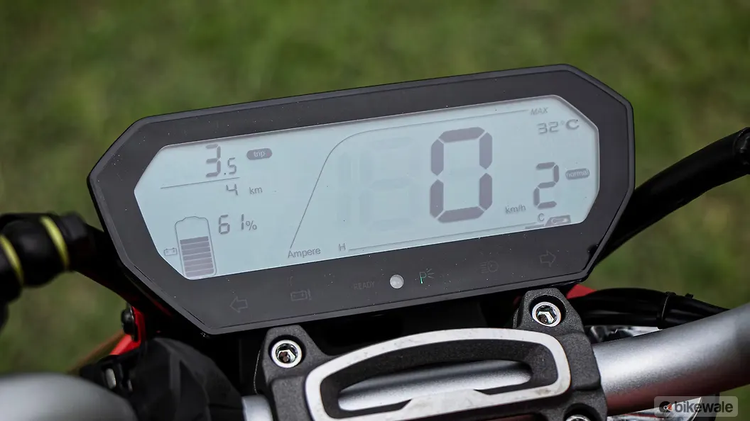 Revolt RV400 Front Three-Quarter Image – BikeWale