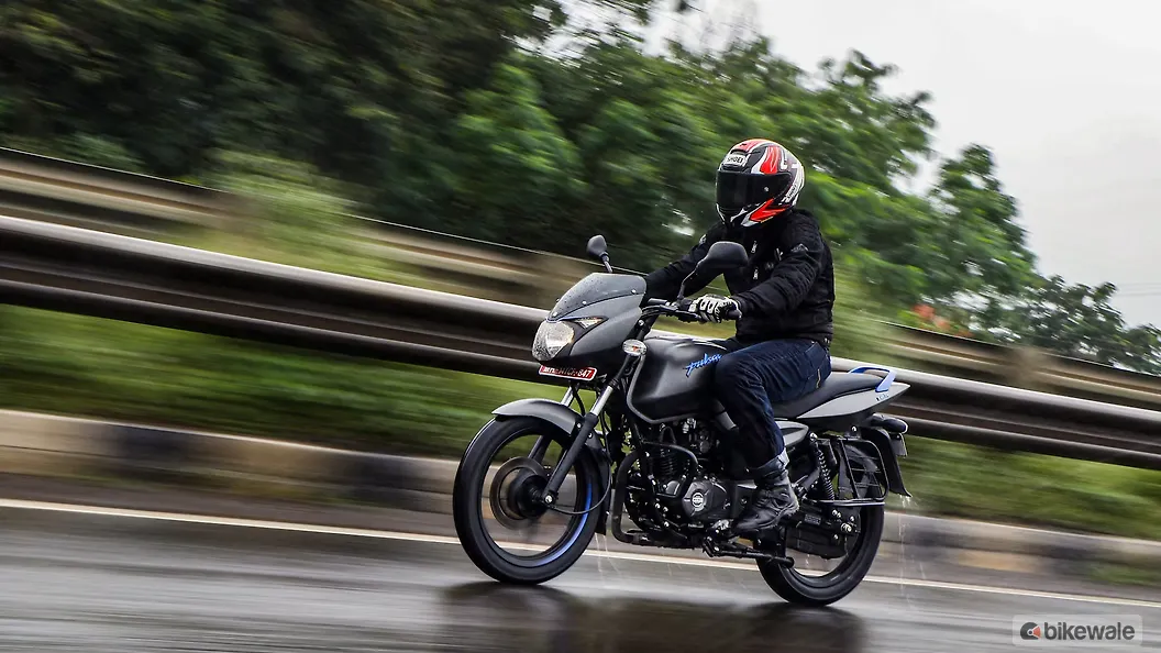 Bajaj Pulsar 125 Front Image – BikeWale