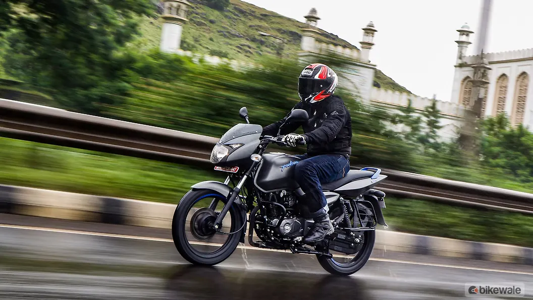 Bajaj Pulsar 125 Front Image – BikeWale