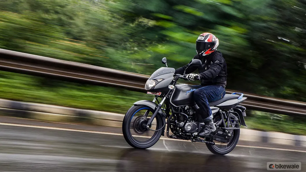 Bajaj Pulsar 125 Front Image – BikeWale