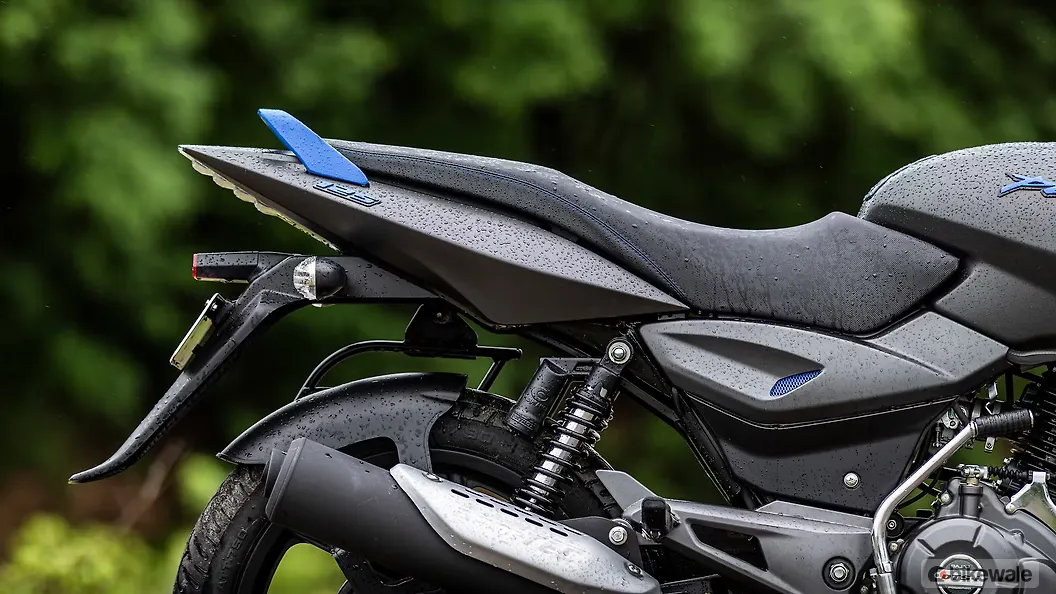 Bajaj Pulsar 125 Front Three-Quarter Image – BikeWale