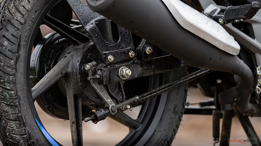 Bajaj Pulsar 125 Front Three-Quarter Image – BikeWale