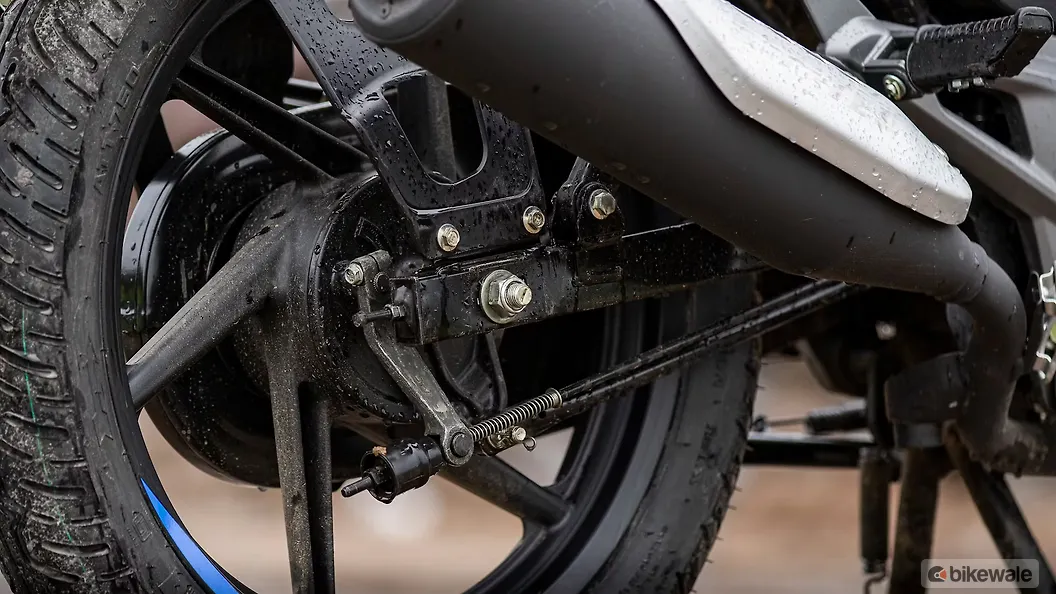 Bajaj Pulsar 125 Front Three-Quarter Image – BikeWale