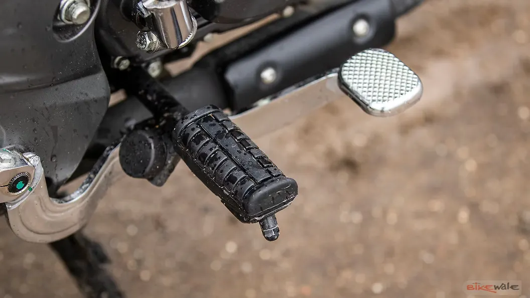 Bajaj Pulsar 125 Rear View Image – BikeWale