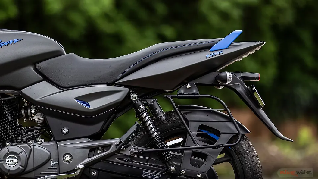 Bajaj Pulsar 125 Rear Three-Quarter Image – BikeWale