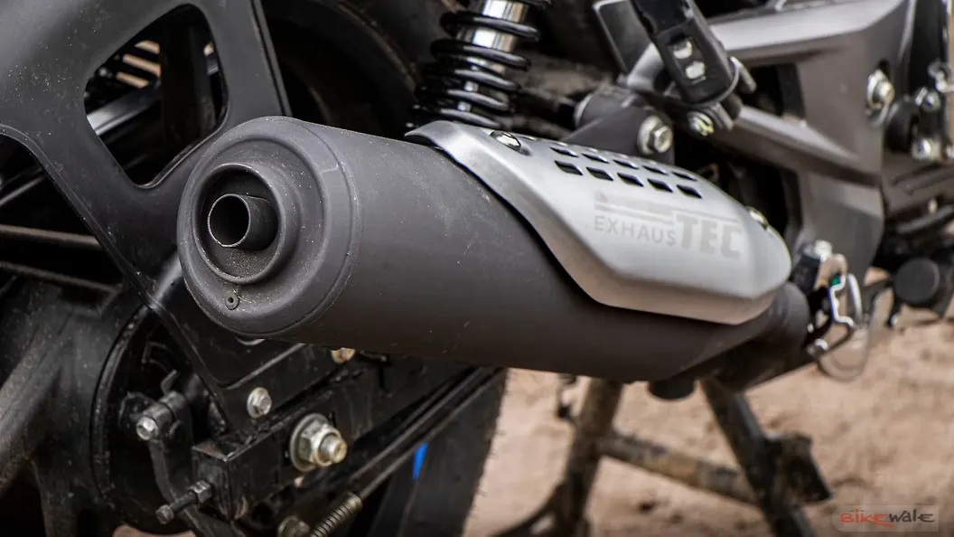 Bajaj Pulsar 125 Rear Three-Quarter Image – BikeWale