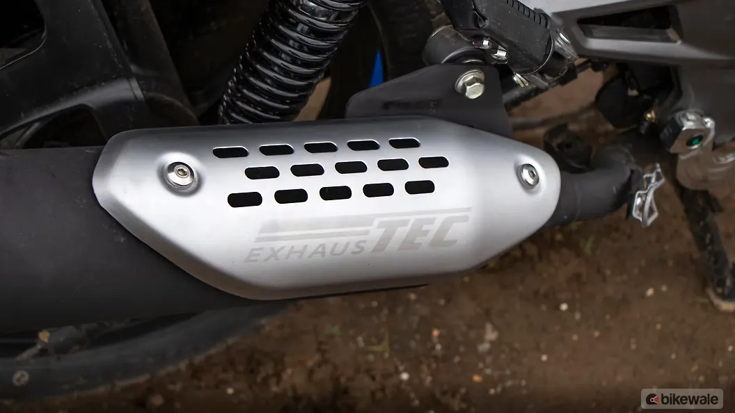 Bajaj Pulsar 125 Rear Three-Quarter Image – BikeWale