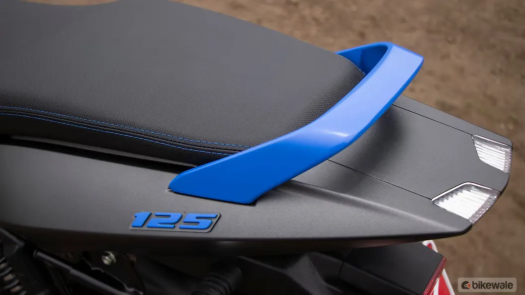 Bajaj Pulsar 125 Rear Three-Quarter Image – BikeWale