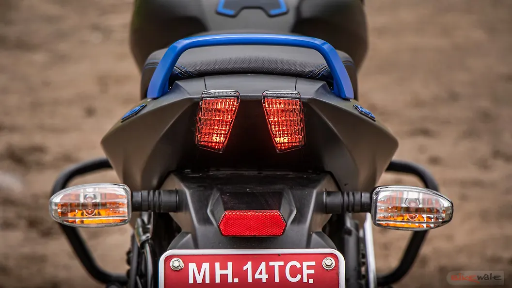 Bajaj Pulsar 125 Rear Three-Quarter Image – BikeWale