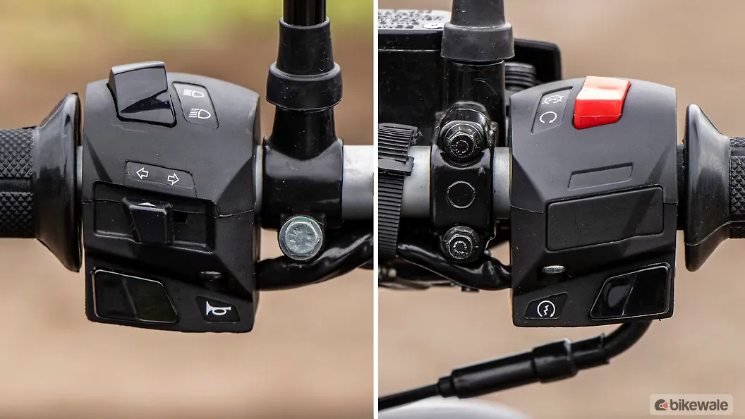 Bajaj Pulsar 125 Rear Three-Quarter Image – BikeWale