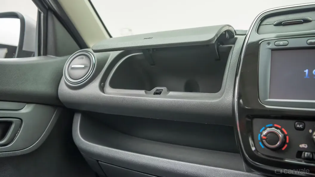 Kwid [2015-2019] Interior Image, Kwid [2015-2019] Photos in India - CarWale