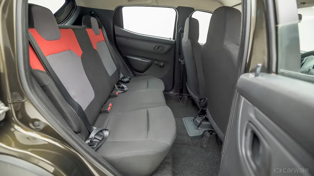Kwid [2015-2019] Interior Image, Kwid [2015-2019] Photos in India - CarWale