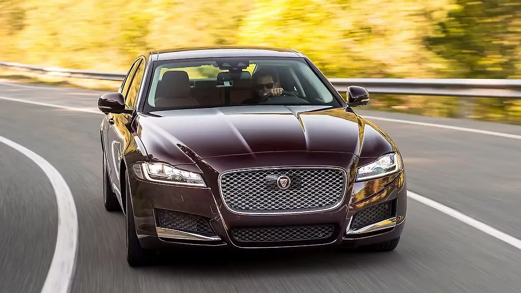 Front view Image, Jaguar XF Photo - CarWale