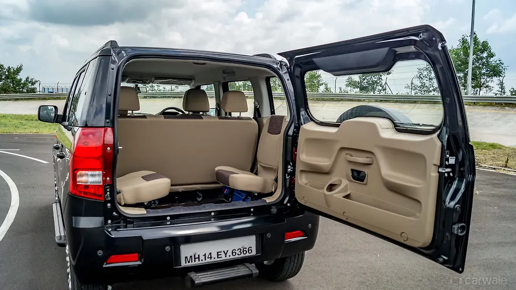 TUV300 [2015-2019] Engine Bay Image, TUV300 [2015-2019] Photos in India ...