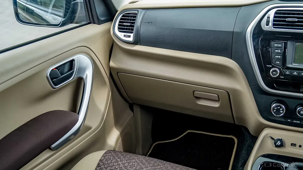 TUV300 Interior Image, TUV300 Photos in India - CarWale