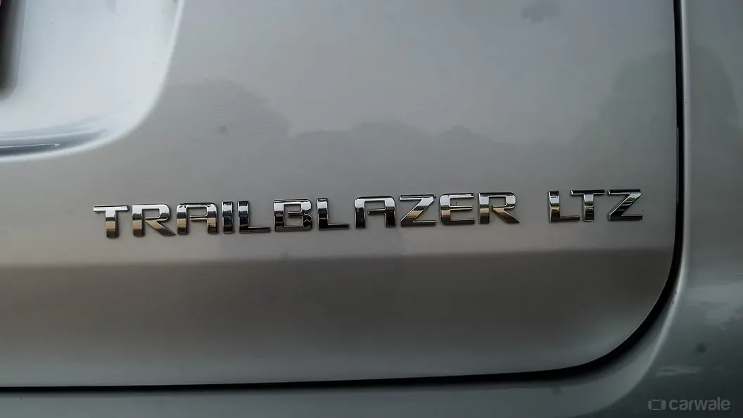Chevrolet Trailblazer Photo, Badges Image - CarWale