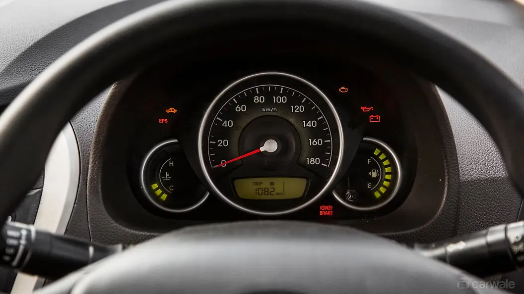 Eon Interior Image, Eon Photos in India - CarWale