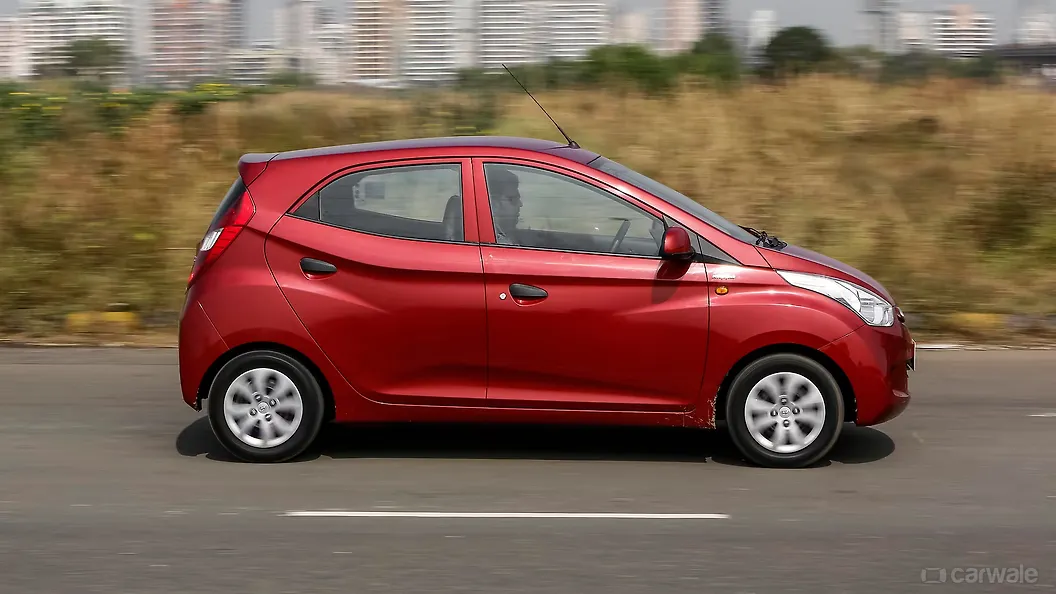 Eon Right Side Image, Eon Photos in India - CarWale